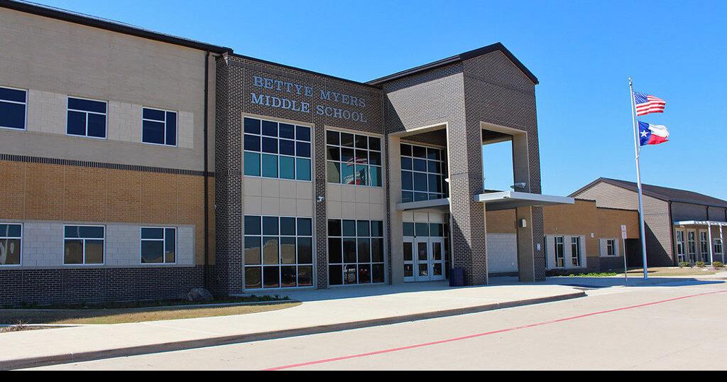 Denton ISD middle schoolers charged for allegedly attacking teacher ...