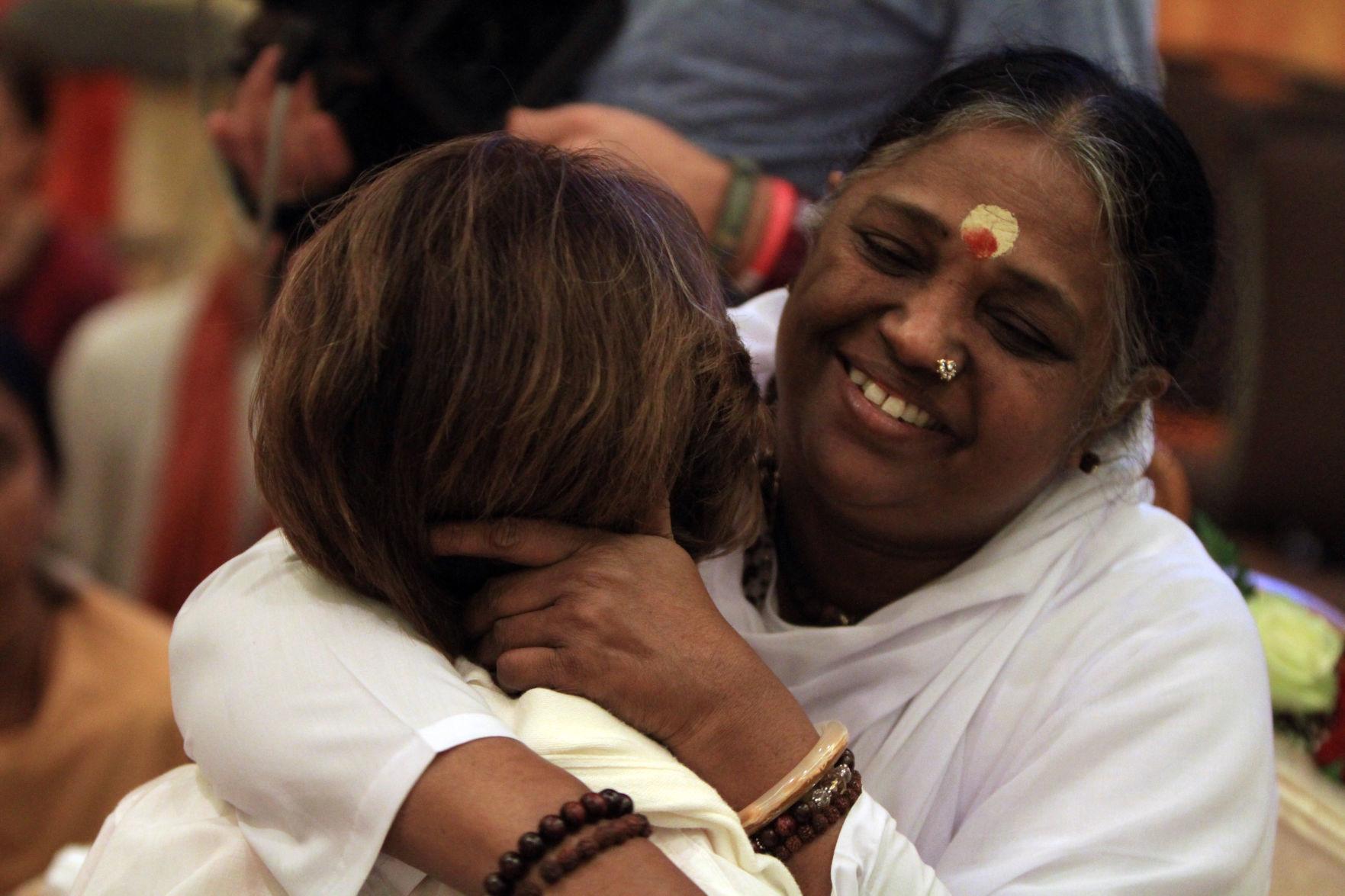 Indian hugging saint opens arms for Denton next week | News | dentonrc.com