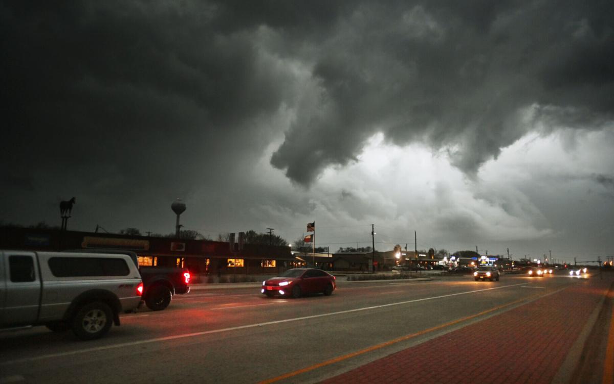 Severe storms, damaging 80-mph winds expected in Denton County late ...