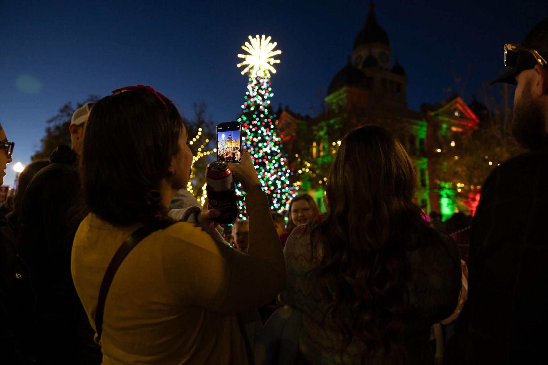 Where to see holiday lights in Denton this year, and vote for your ...