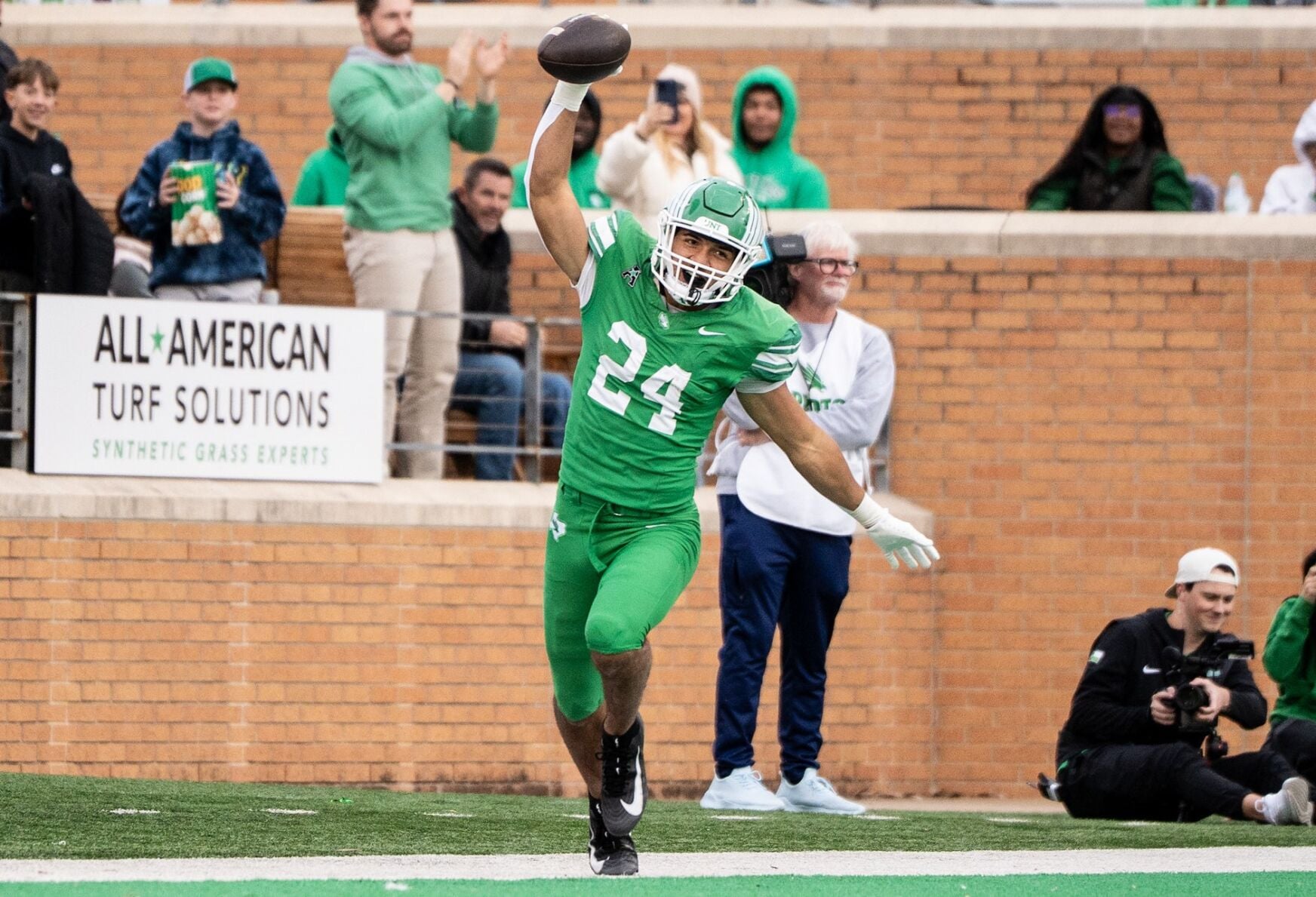 Who is Caleb Hawkins? What UNT coaches and teammates say about the ...