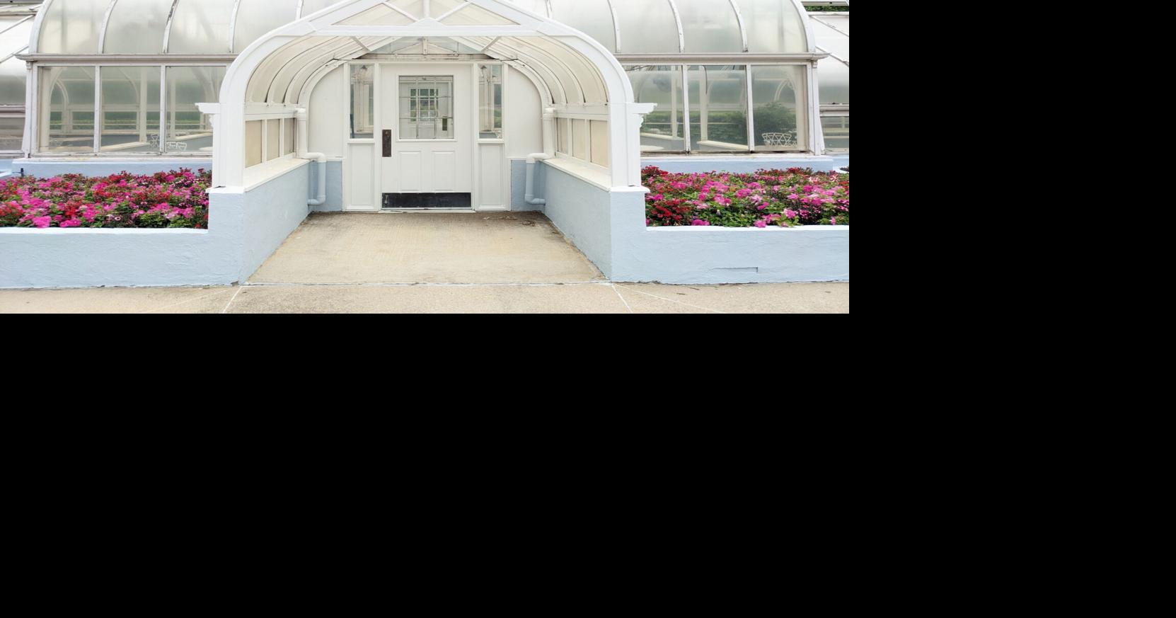 TWU's best campus locations for graduation photos include spring ...