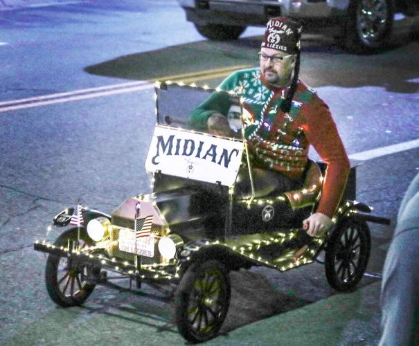 PHOTO GALLERY: Annual Derby Christmas parade | Featured | derbyinformer.com
