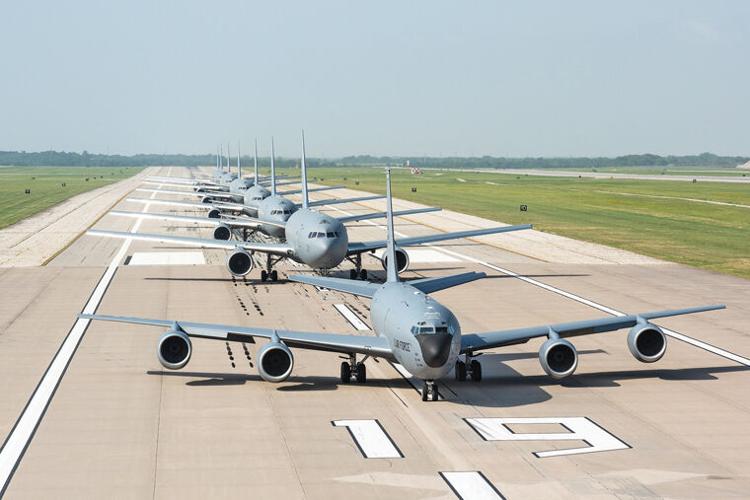 AIRSHOW GUIDE: Distinguishing between McConnell's KC-135 and KC-46 ...