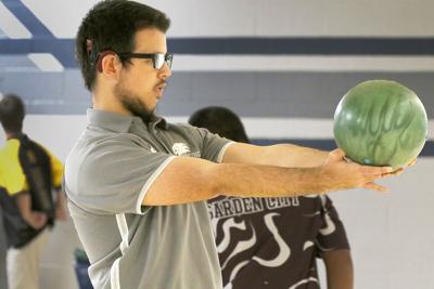 Campus holds inaugural unified bowling season | Area | derbyinformer.com