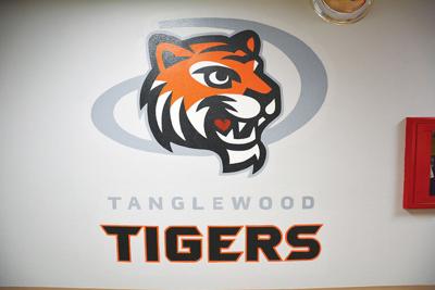 Tanglewood Elementary School unveils refreshed mural | Derby News ...