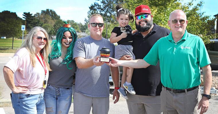 Chili tasting brings out food, fun and smiles | Derby News ...