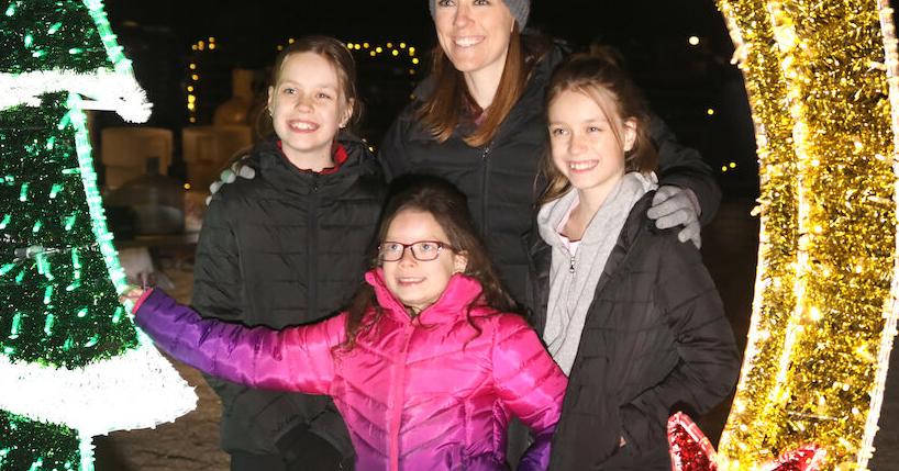 PHOTOS: Derby Christmas tree lighting | Galleries | derbyinformer.com