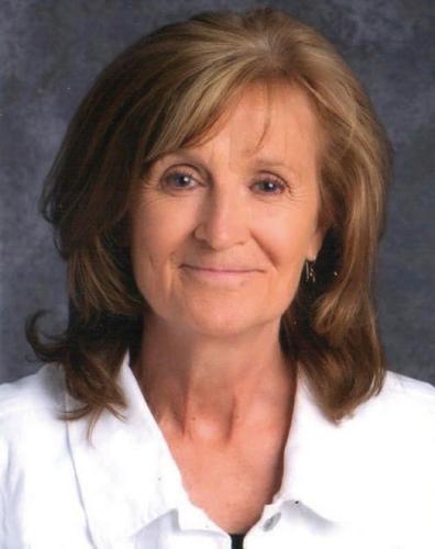 Longtime secretary helped scores of students — nearly 4,000 of them ...