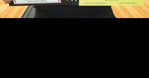 Edwards named Bowler of the Year | Sports | dewittobserver.com