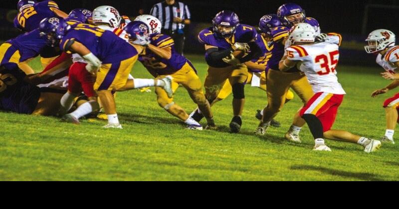 Late touchdown hands Sabers tough setback | Sports | dewittobserver.com