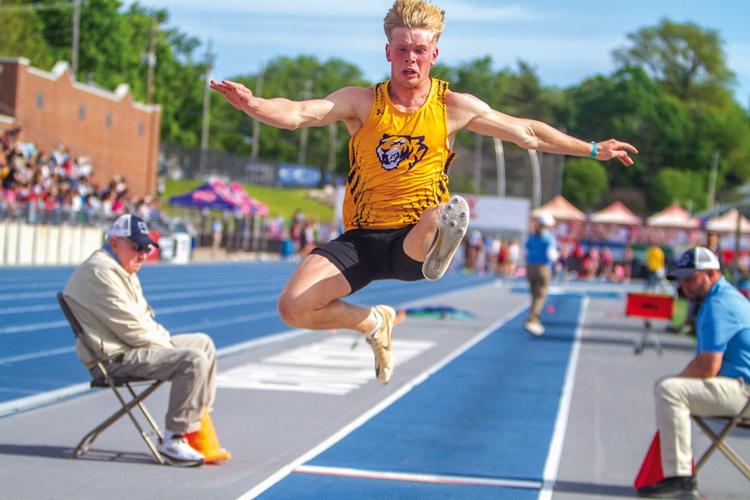 Busy Sabers earn state medals in five events | Sports | dewittobserver.com