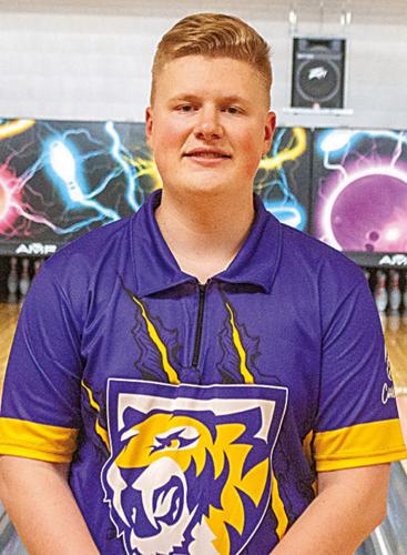 Sabers boys bowlers defend team crown at L-M Invite | Sports ...