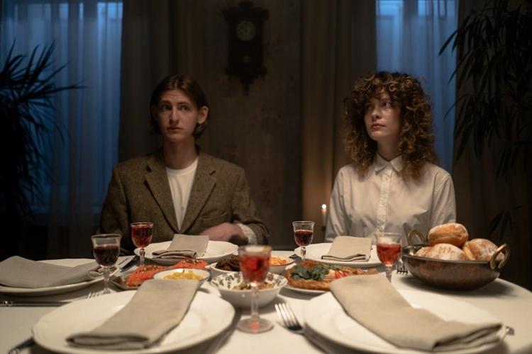 New research claims family dinners may keep teens off drugs | News ...
