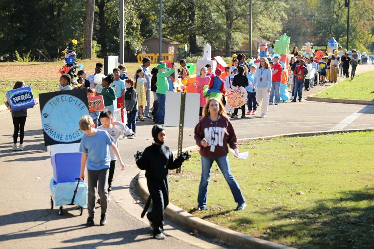 Lawndale Elementary hosts Thanksgiving Day Parade | Education ...