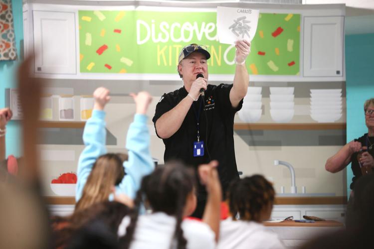 Pierce Street students try 'smart snacks' with Discovery Kitchen ...