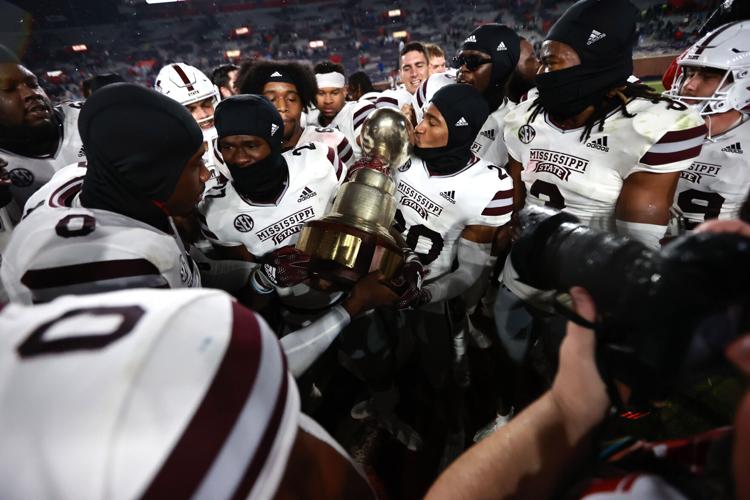 Mississippi State survives in wild Egg Bowl, beats Ole Miss to close ...