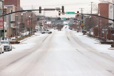 Icy, hazardous conditions persist, Tupelo moves to clear residential roads | Local News ...
