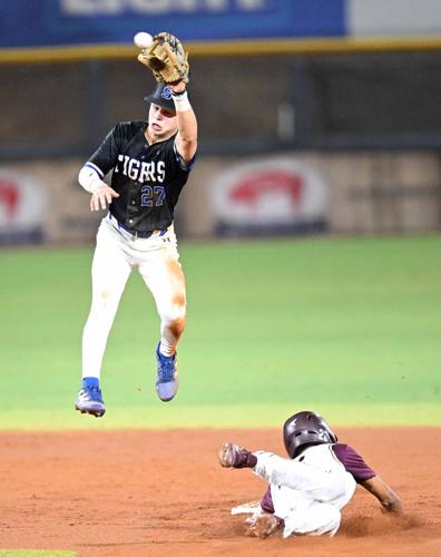 McCoy hurls gem, Tigers even 5A series | High school Sports | djournal.com