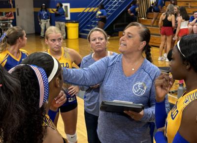 Wave cruise past Clinton in home opener | High school Sports | djournal.com