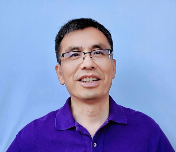 Education professor, program director honored for student support ...