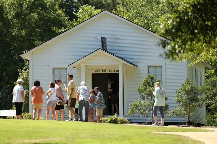 PHOTOS: Fan Appreciation Day returns to Elvis Presley Birthplace ...