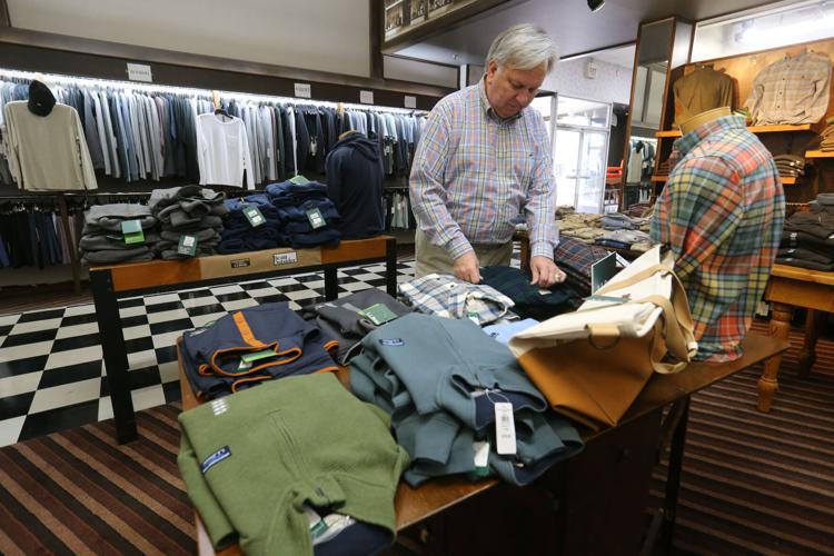 Holiday shopping expected to see modest increase | Business | djournal.com