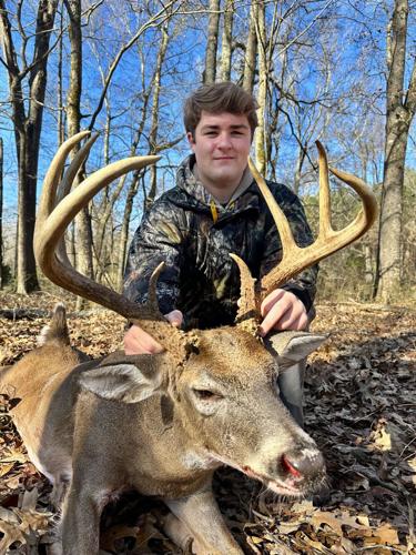 Hunter’s buck puts magic touch onto mystery | Outdoors | djournal.com
