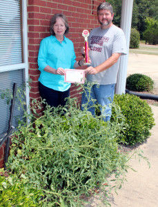 Carnathan named Chickasaw tomato champ | Living | djournal.com