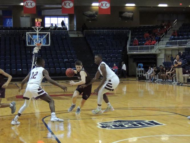 Bulldogs rumble and rally to win | New Albany Gazette | djournal.com