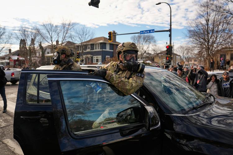 Photos of tensions between federal officers and locals in Minneapolis ...