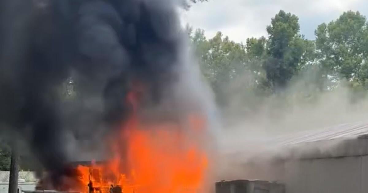 No injuries after Sabbath fire killed pet, destroyed mobile home | New ...