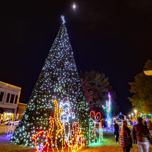 Cleveland, Mississippi's 50 Nights of Lights is a Hallmark Christmas ...