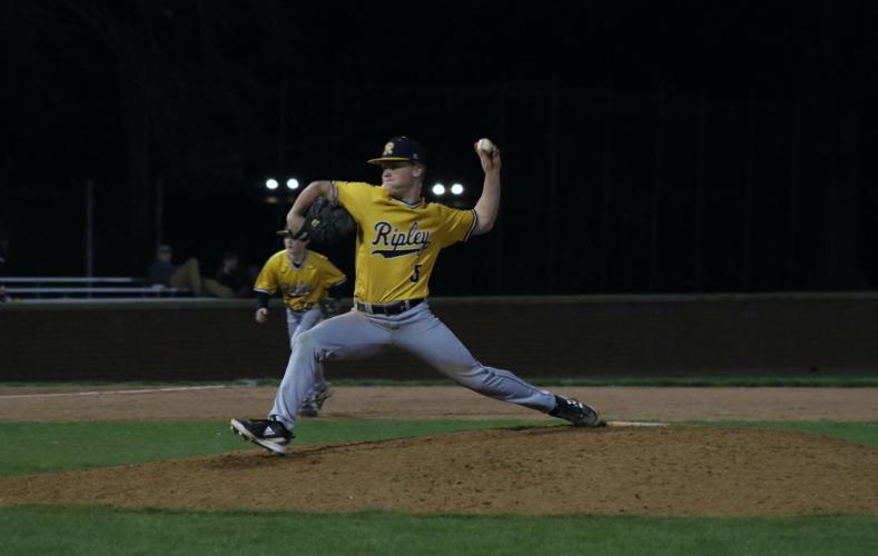 Bulldogs stymied by Davis' mound performance | New Albany Sports ...