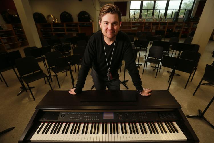 Theater major returns home to New Albany, mentors middle school ...