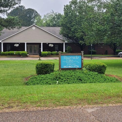 RIVERSIDE ELITE LIVING RIBBON CUTTING | | djournal.com