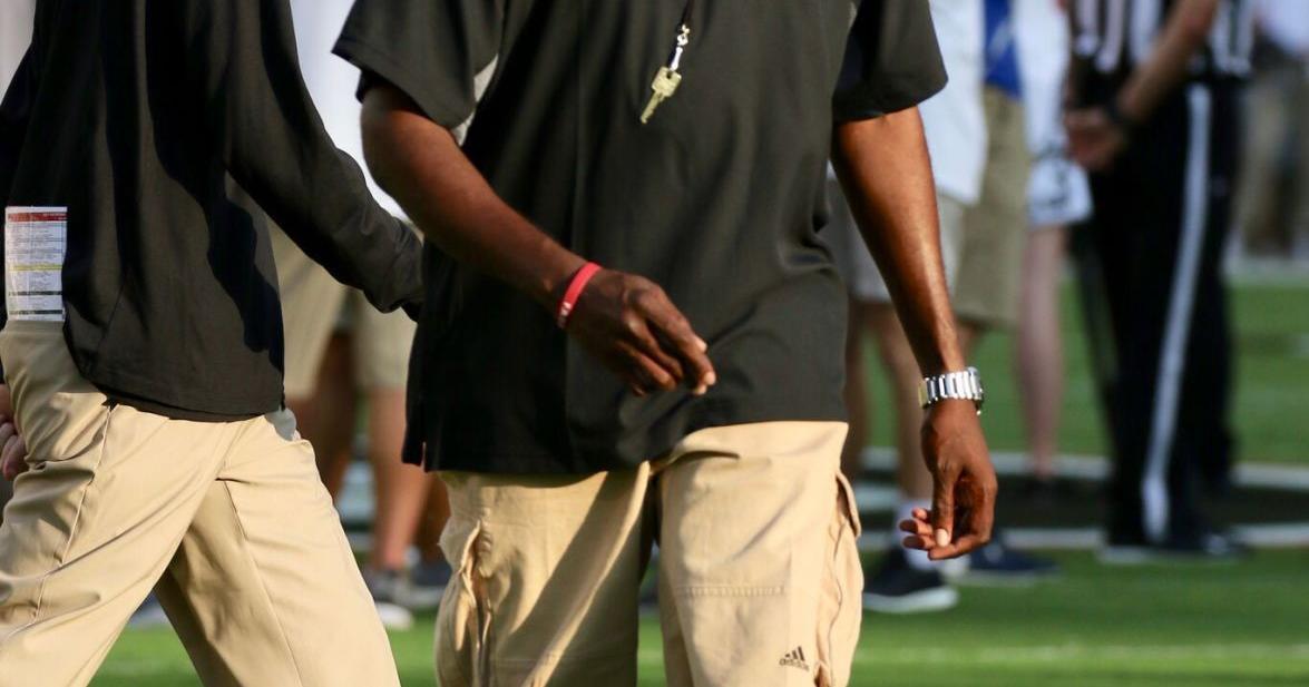 'Stick Man' keeping Bulldogs equipped | Sports | djournal.com