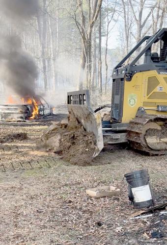 Homeowners joined firefighters to protect their homes from Red Hill ...