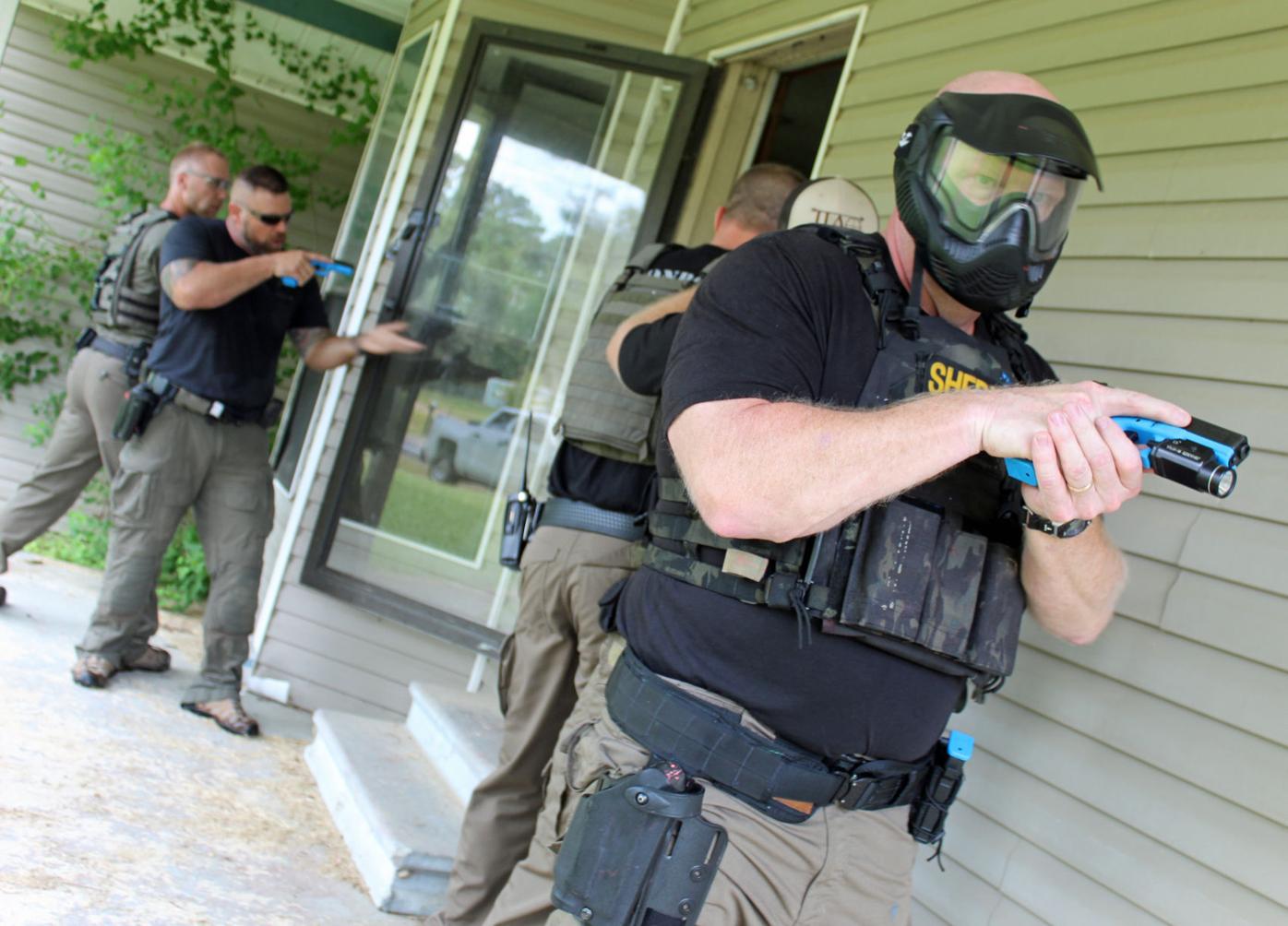 SWAT team exercises offer training to avoid mistakes in real-life ...