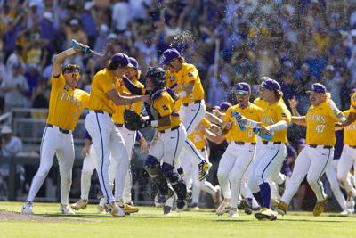 LSU completes sweep to win CWS crown | College Sports | djournal.com