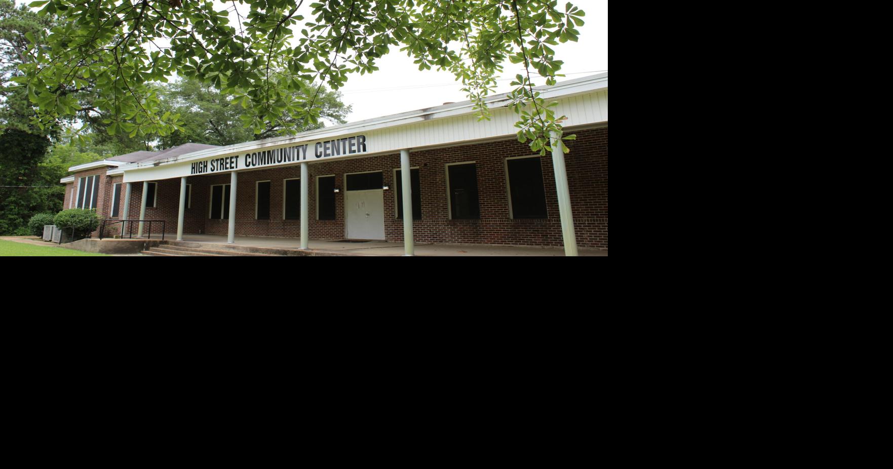 Aberdeen officials discuss issues at High Street Community Center ...