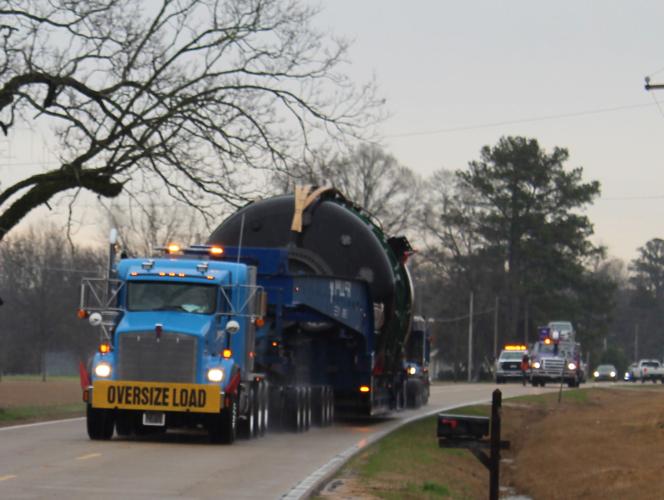 Superload makes its way through Monroe County | News | djournal.com