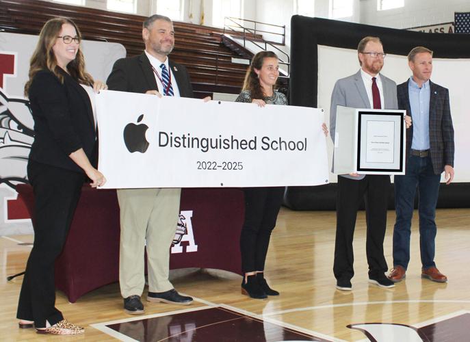 New Albany Middle School named Apple Distinguished School | New Albany Gazette | djournal.com