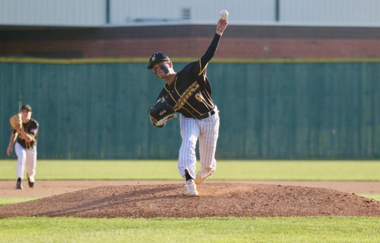 Indians ignite with early offense for 1-0 series lead in 4A first round ...