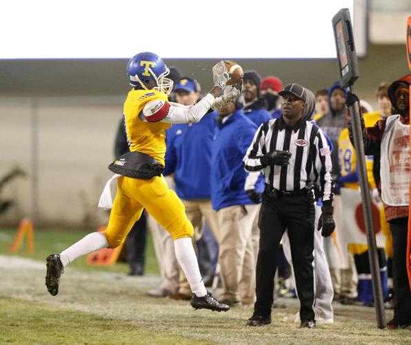 Fake field goal helps end Wave's magical run | High school Sports ...