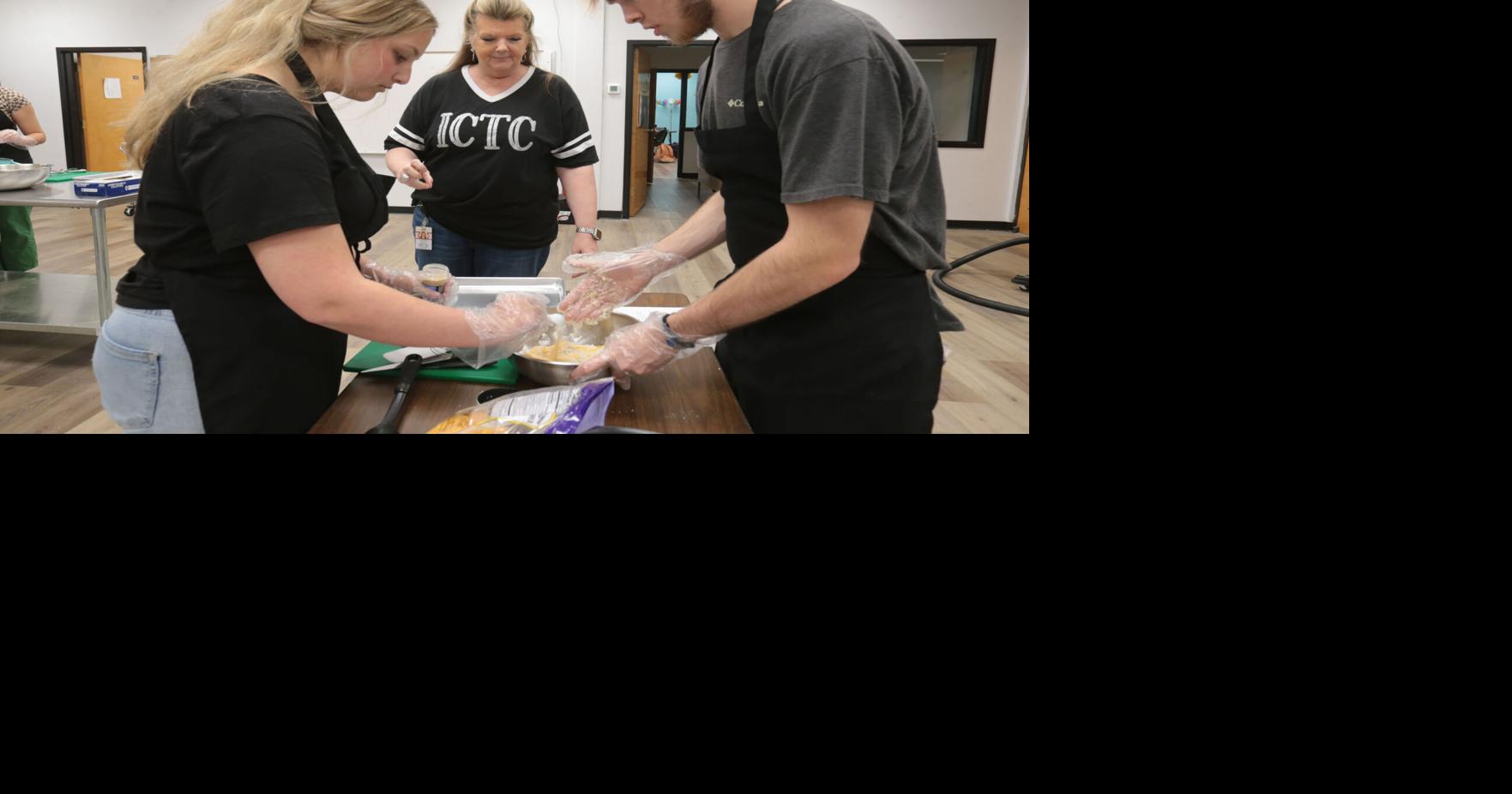 Itawamba students enjoy commercial kitchen at ICTC | Food | djournal.com