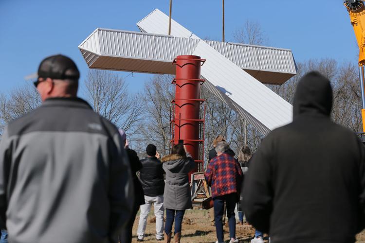 PHOTOS: 130-foot giant cross raised in Saltillo | Photo Galleries ...