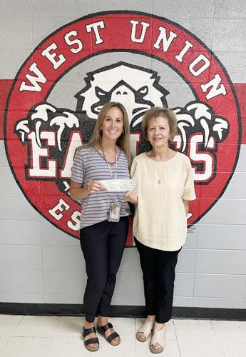 Pilot Club contributes to food pantries at local schools | New Albany ...