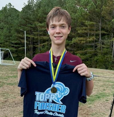 Foster, Bulldogs run to win at Topper Trails | Sports | djournal.com