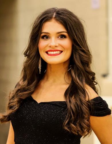 Zoe Green receives Bounds Scholarship from MASS | News | djournal.com